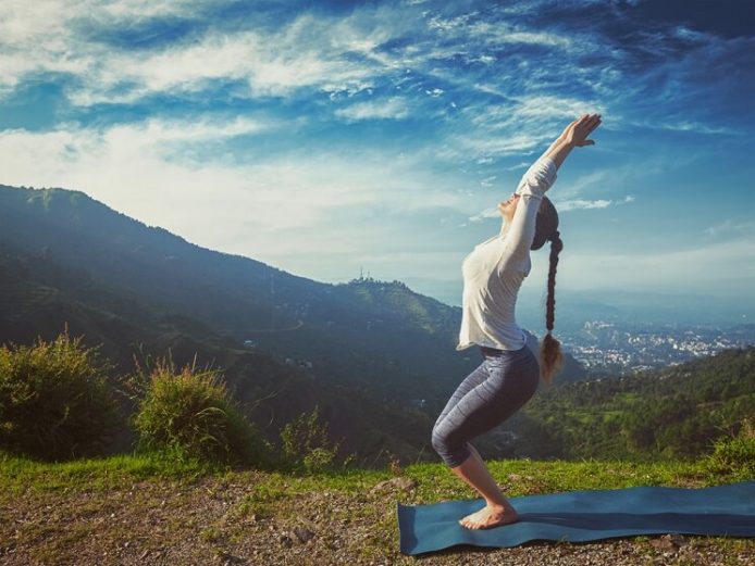 11 Standing Ab Exercises To Tone Your Tummy | PaleoHacks