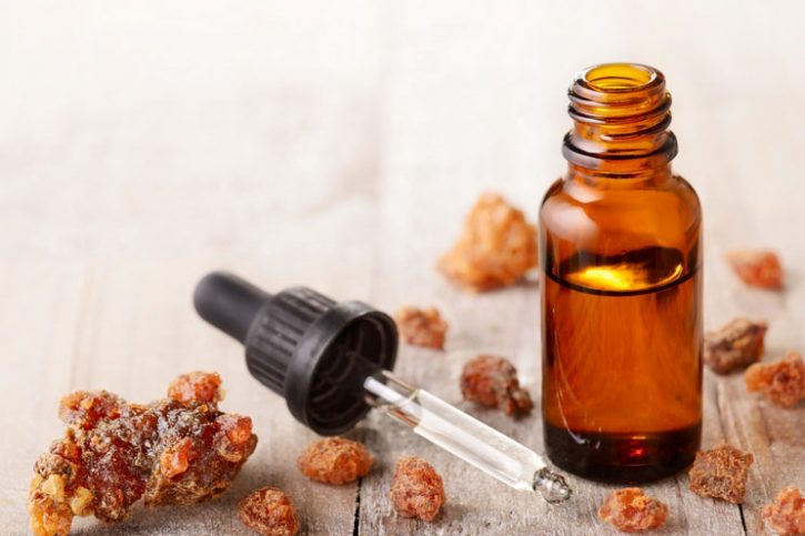 5 Essential Oils to Boost Thyroid Health & How to Use Them