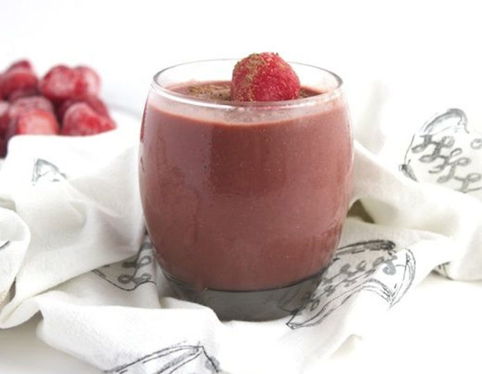20 Paleo Protein Smoothies To Shake Up Your Morning | PaleoHacks Blog